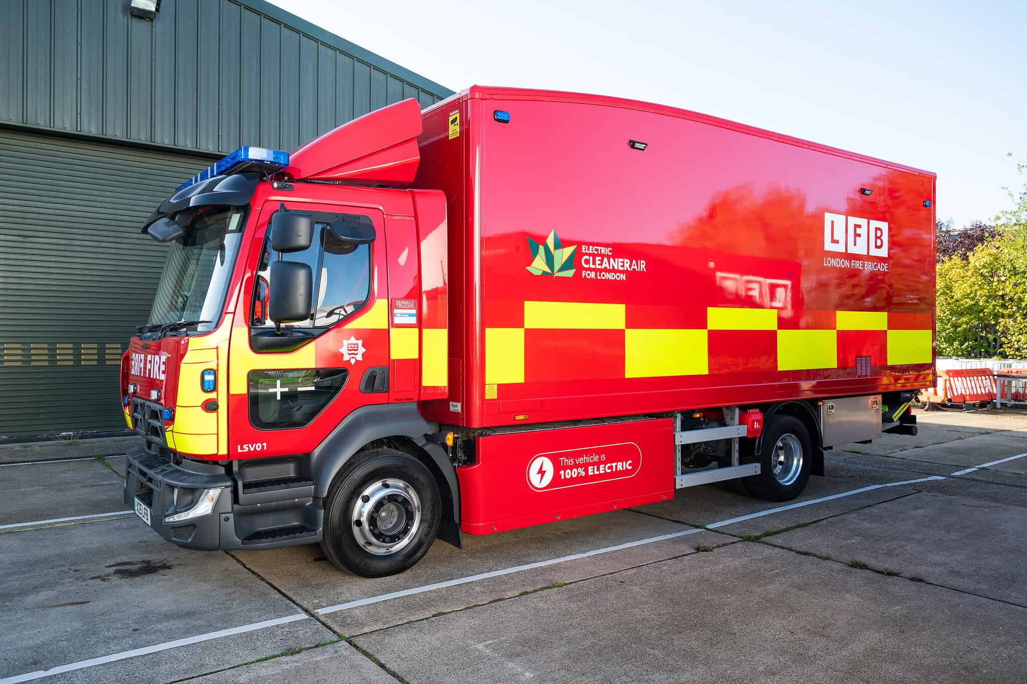 Babcock delivers London Fire Brigade’s first fully electric lorries ...